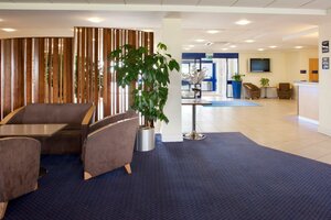 Holiday Inn Express Cardiff Airport (Wales, Vale of Glamorgan, Barry, Port Road West), otel  Galler'den
