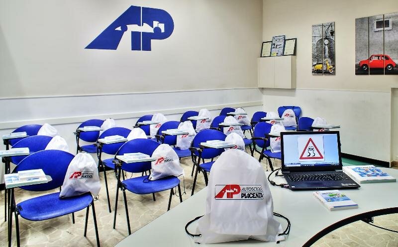 Sürücü kursları Autoscuola Piacenza, Piacenza, foto