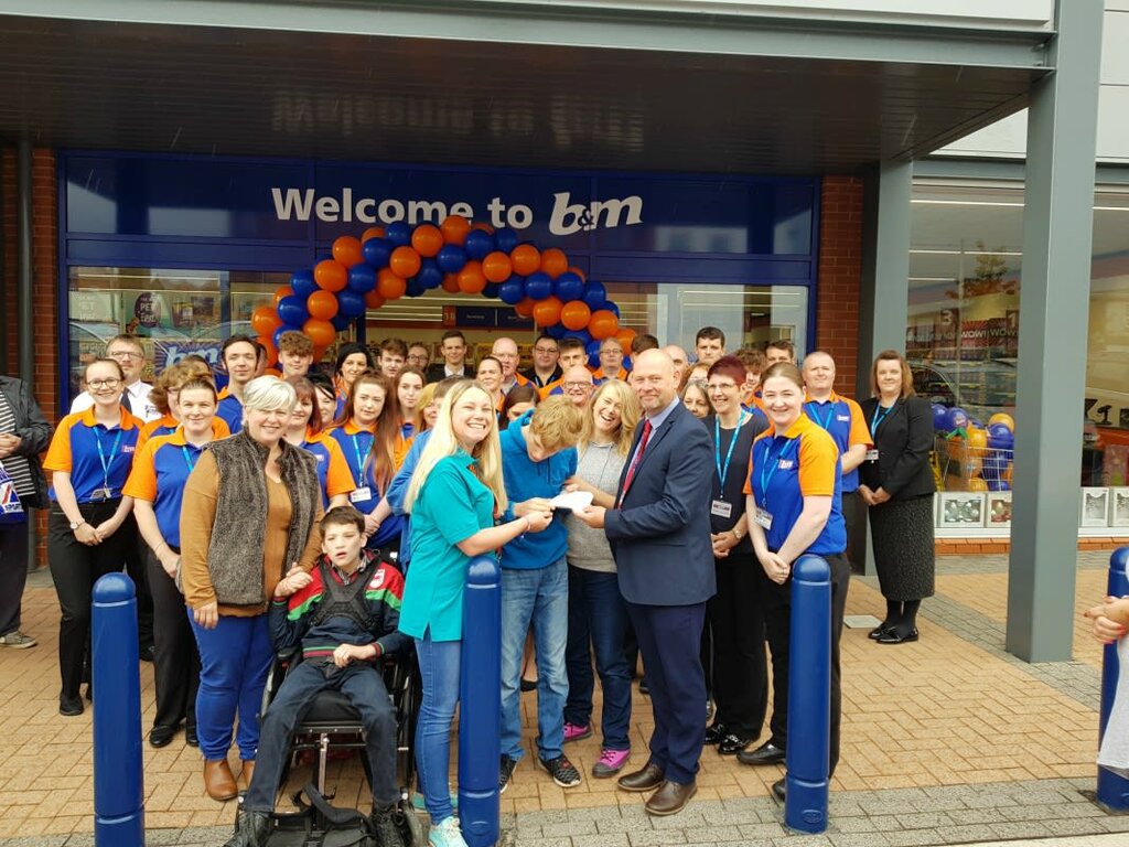 Şans oyunları B&m Store, Wrexham, foto