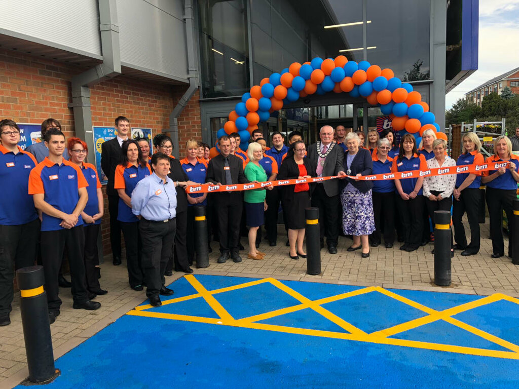 Şans oyunları B&m Store with Garden Centre, İngiltere, foto