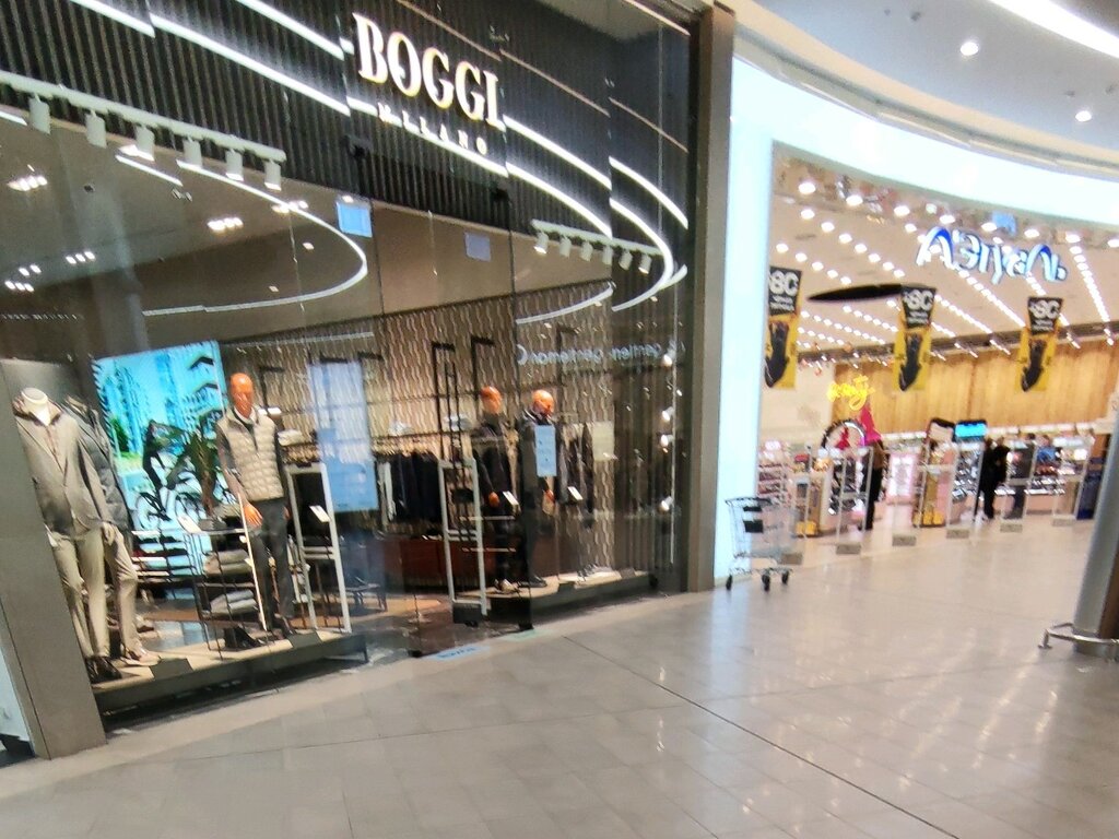 Giyim mağazası Boggi Milano, Kazan, foto