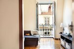 Altido Classic 2br Apt in Baixa w/balcony in Baixa (Rua dos Fanqueiros No:201), otel  Lizbon'dan