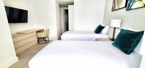 Lyfe Residence Building - Private apts over the beach (South Carolina, Horry County, Ocean Drive Beach), otel  Hollywood'dan