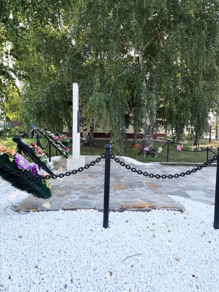 Anıt, heykel Защитникам Отечества во все времена, Tümen (Tiumenskaya) oblastı, foto