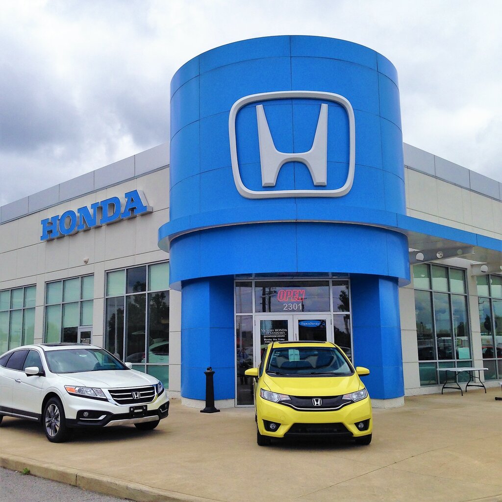 Otomobil satış galerileri Victory Honda of Sandusky, Ohio Eyaleti, foto