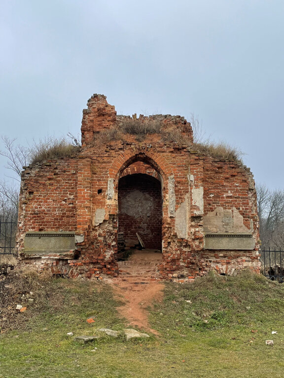 Turistik yerler Усыпальница Кожиных, Lipetskaya oblastı, foto
