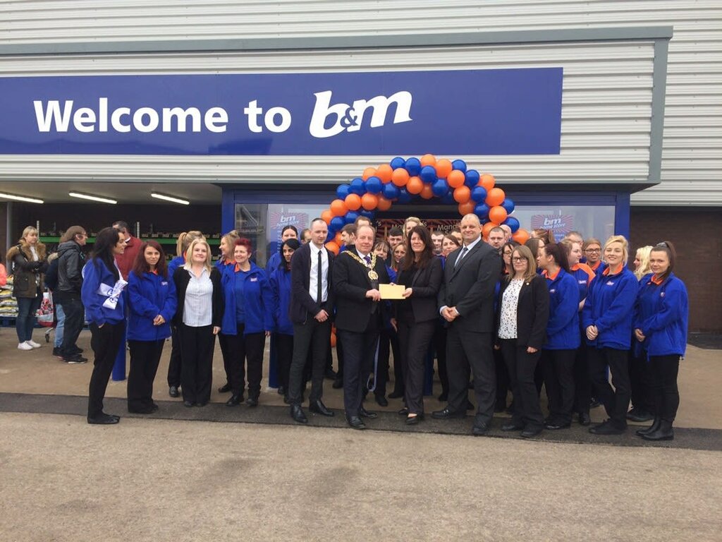 i̇ndirim ve fırsat sistemleri B&m Home Store with Garden Centre, İngiltere, foto