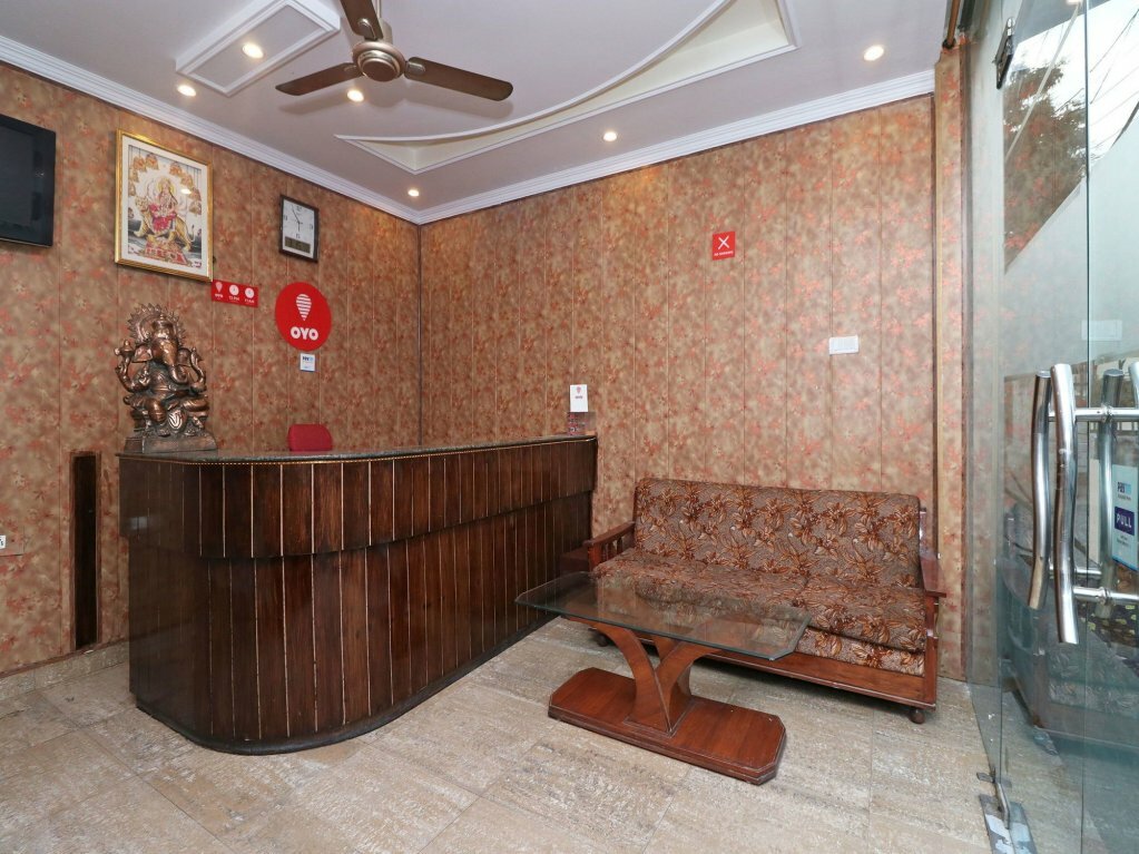 Otel Oyo 12068 Sunder Residency, Dehradun, foto