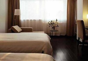 Orange Yuehu (Zhejiang Province, Ningbo City, Ningbo Station), otel  Ningbo'dan