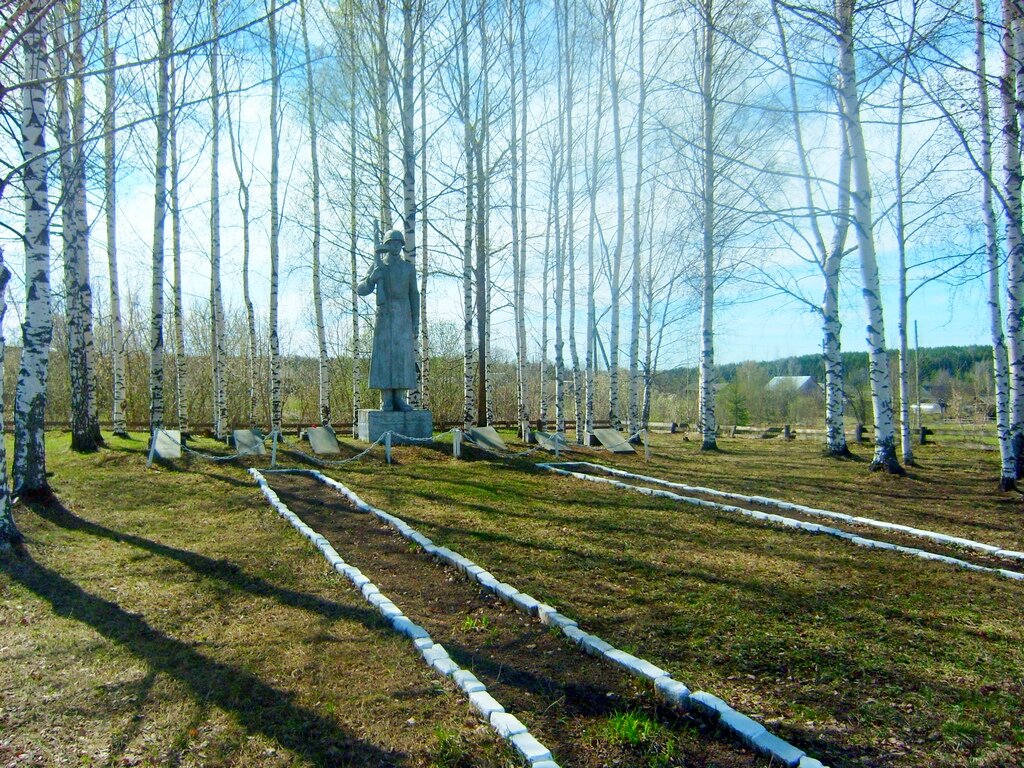 Anıt, heykel Воинам погибшим в годы Великой Отечественной войны, Kirovskaya oblastı, foto