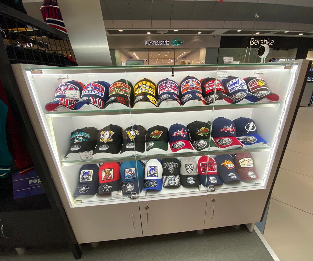 Şapka satan mağazalar Atributika&Club, Çeliabinsk, foto