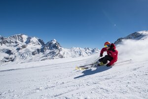 Spor ve eğlence merkezi Schweiz. Skischule St. Moritz, St. Moritz, foto