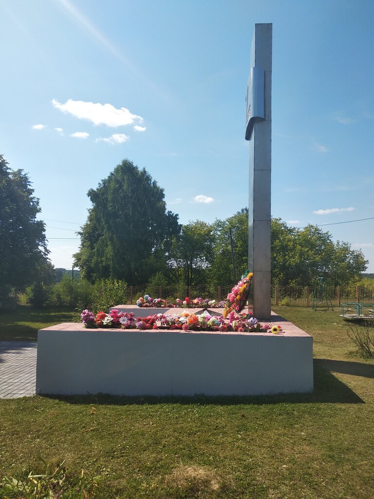 Anıt, heykel Воинам Великой Отечественной войны 1941-1945 гг., Tümen (Tiumenskaya) oblastı, foto