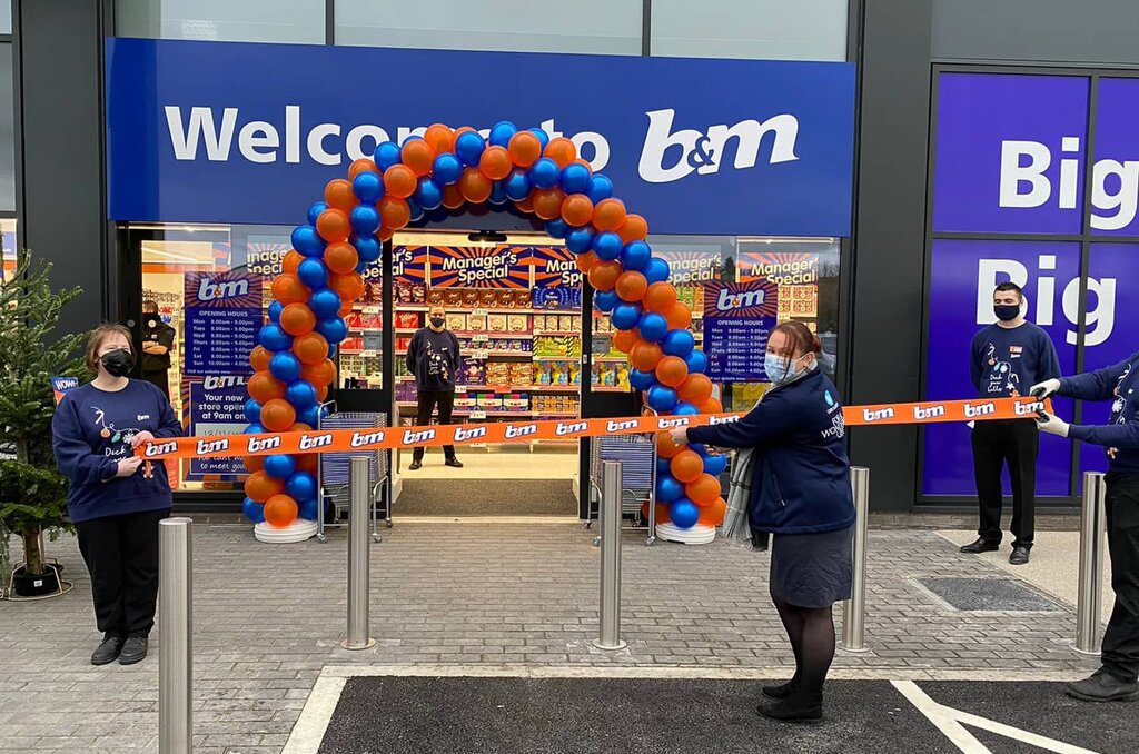 Şans oyunları B&m Store with Garden Centre, İngiltere, foto