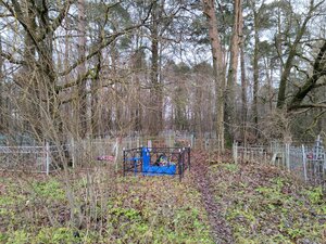 Кладбище Советских воинов (Yaroslavl Region, Uglich, kladbishche Sovetskikh voinov), mezarlıklar  Ugliç'ten