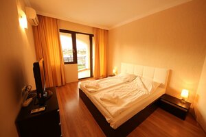 “Regina Mare” Hotel (Burgas Region, Tsarevo, ulitsa Nestinarka), otel  Dünya'dan