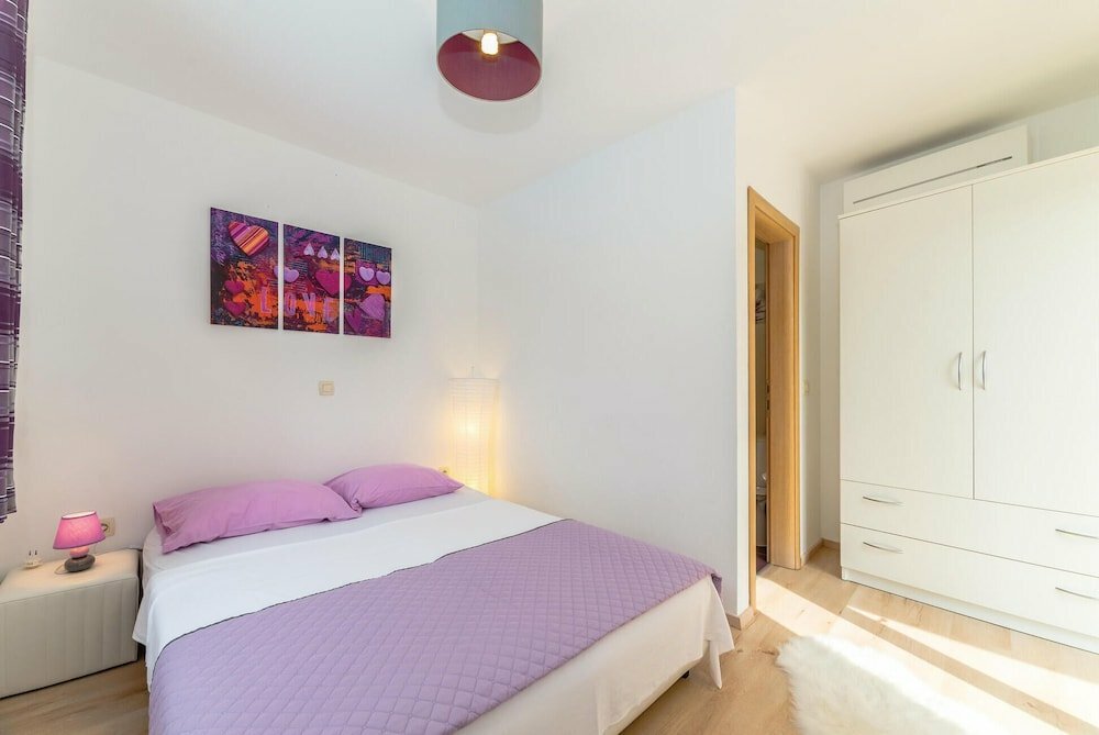 Otel Nice Home in Zadar With Wifi and 4 Bedrooms, Zadar Bölgesi, foto