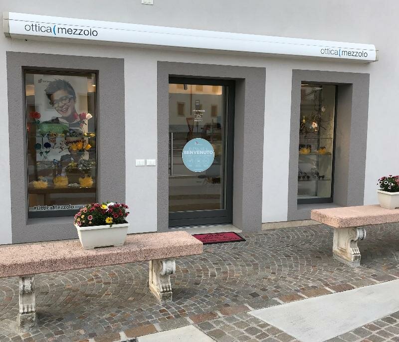 Optik cihazlar ve ekipmanlar Foto Ottica Mezzolo, Friuli‑Venezia Giulia, foto