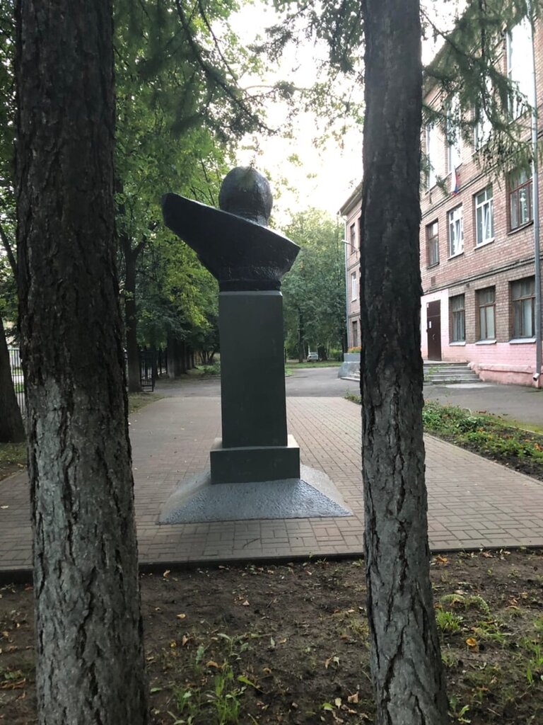 Anıt, heykel М.П. Жуков, Yaroslavl, foto