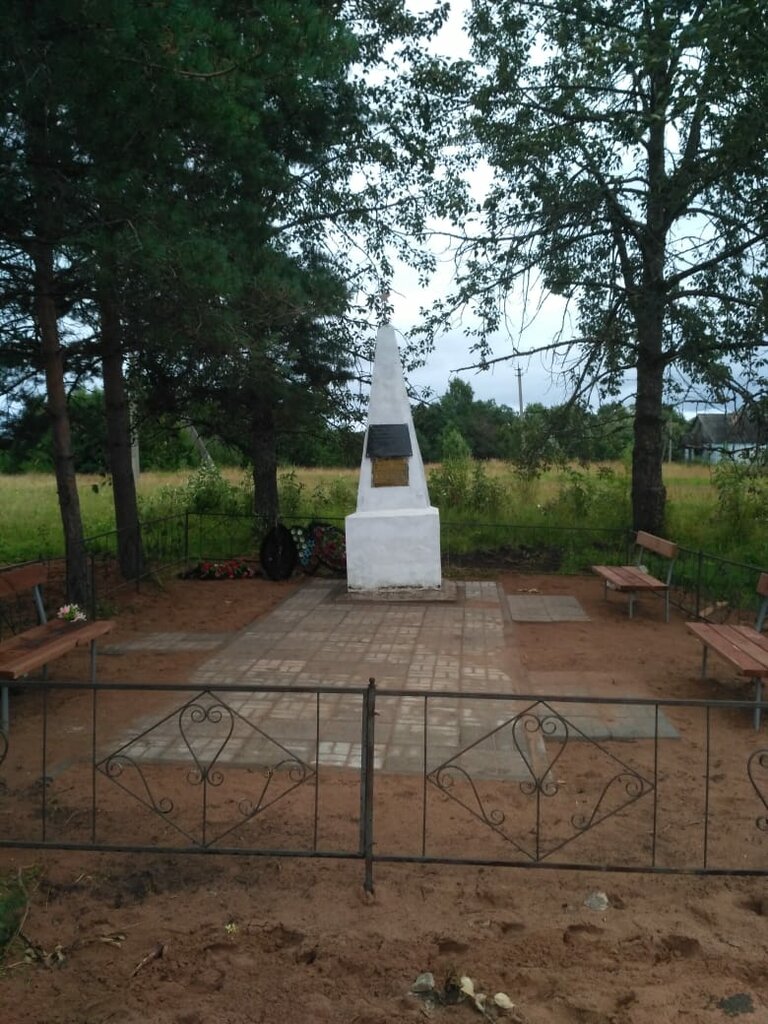 Anıt, heykel Обелиск павшим воинам Великой Отечественной войны, Vologodskaya oblastı, foto