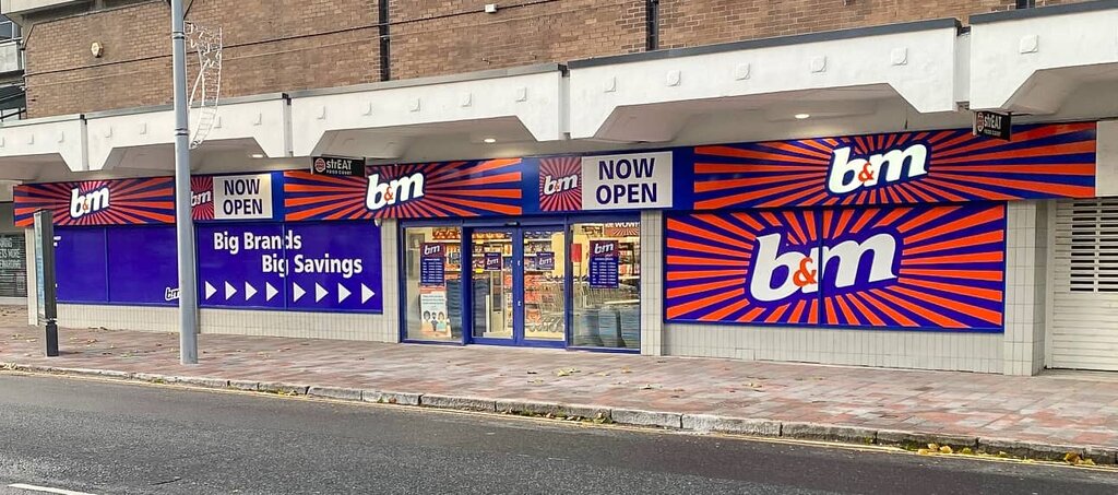 Şans oyunları B&m Store, Kingston upon Hull, foto