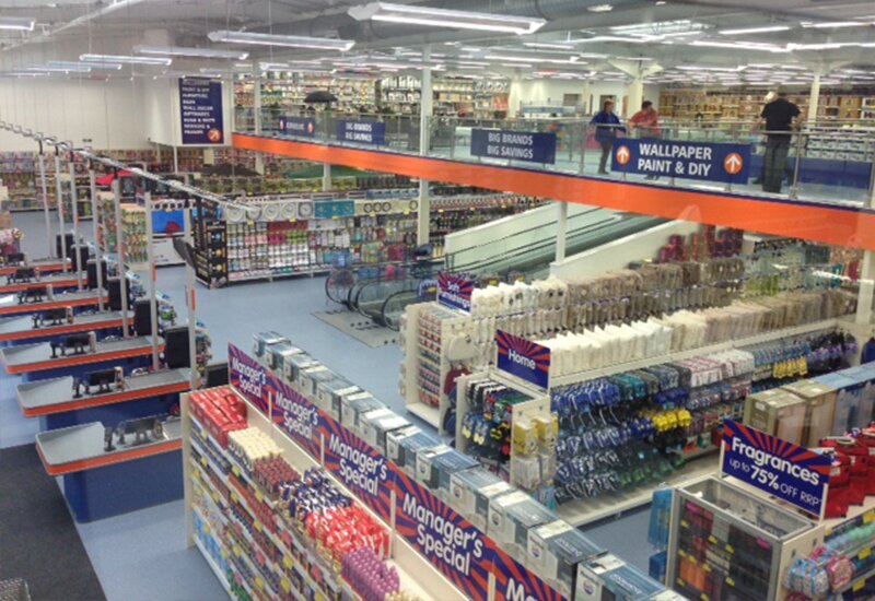 i̇ndirim ve fırsat sistemleri B&m Home Store, İngiltere, foto
