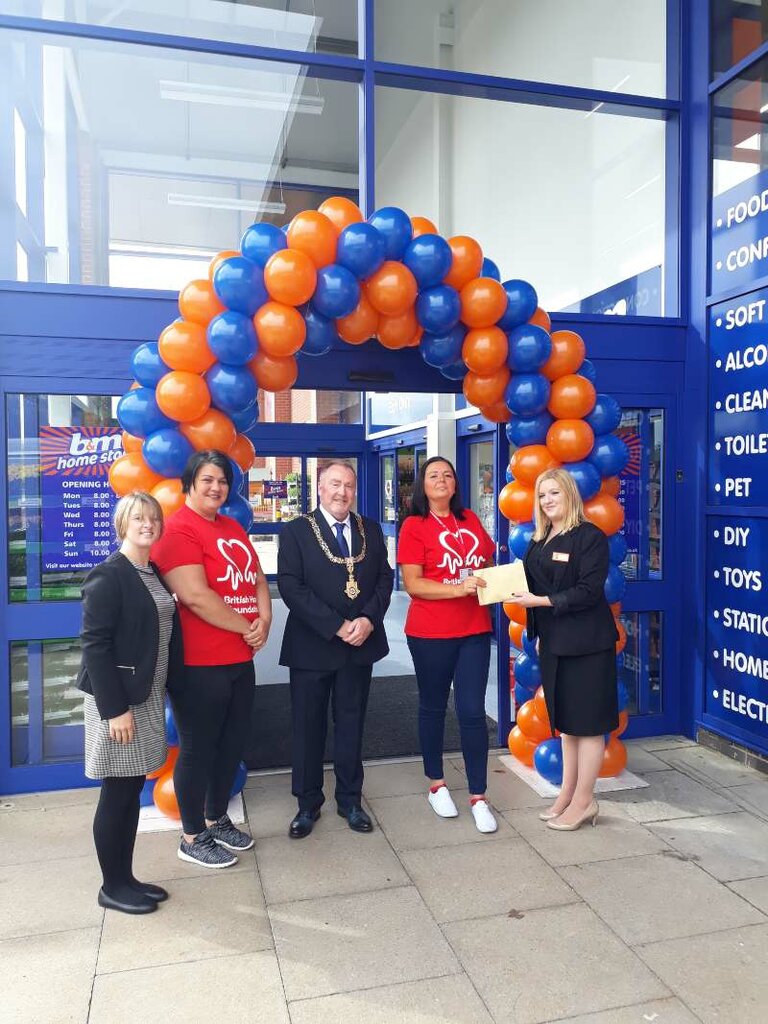 i̇ndirim ve fırsat sistemleri B&m Home Store with Garden Centre, İngiltere, foto