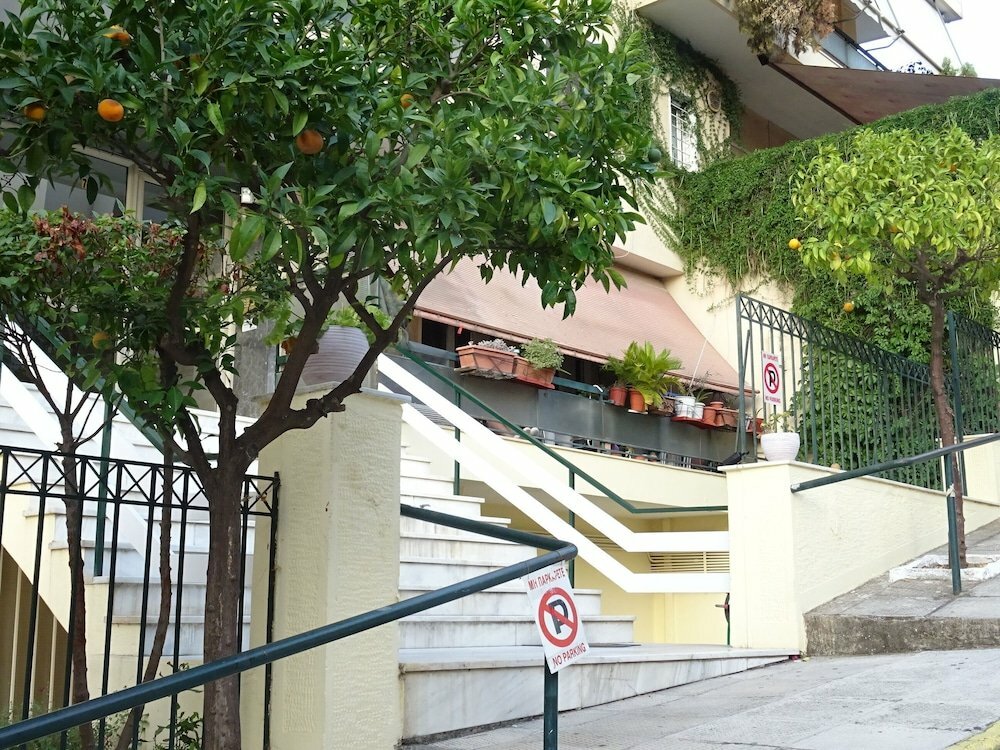 Otel Nice & Cool Studio near Katechaki Avenue, Atina, foto