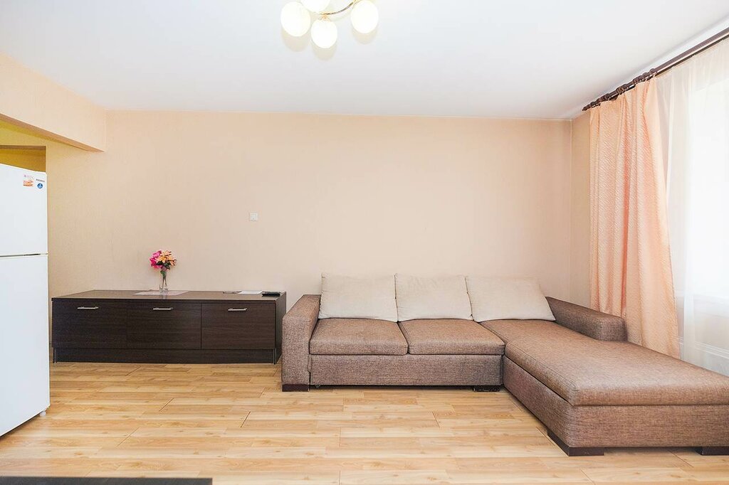 Emlak ofisi Kvartiry posutochno in Bratsk, Bratsk, foto