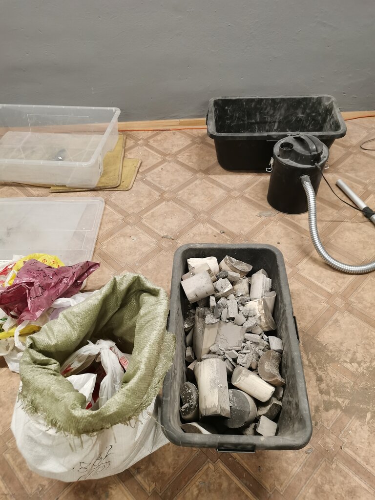 Geri dönüşüm maddeleri Katalizator 54, Novosibirsk, foto