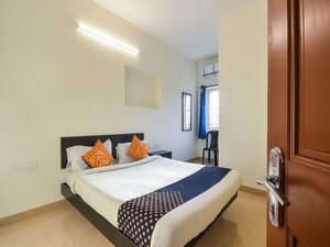 Spot On 76317 Star Residency (State of Tamil Nadu, Coimbatore International Airport), otel  Koyamutthur'dan