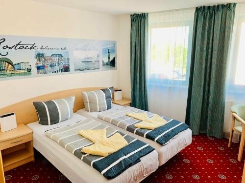 Otel Pension Am Petridamm, Rostok, foto