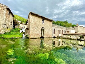 Priori (Umbria, Perugia, Via dei Priori, 33), otel  Perugia'dan