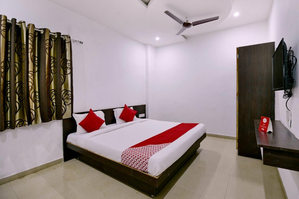 Otel Oyo 9969 Hotel Kshipra Dham, Ujjain, foto