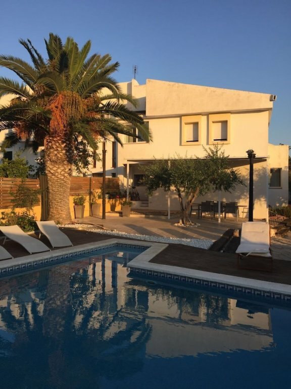 Otel Hauzify i Villa del Castell, Katalonya, foto