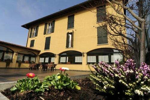 Otel Albergo Ristorante Quadrifoglio, Lombardiya, foto