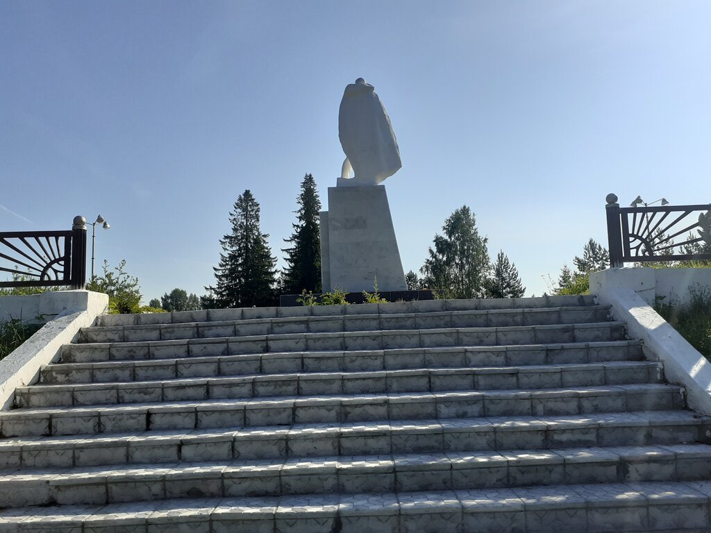 Anıt, heykel Неизвестный солдат, Krasavino, foto