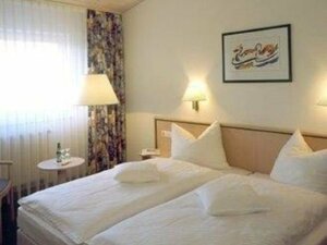 Seehotel Luisenhof (Brandenburg, Märkisch-Oderland, Falkenhagen), otel  Brandenburg'dan