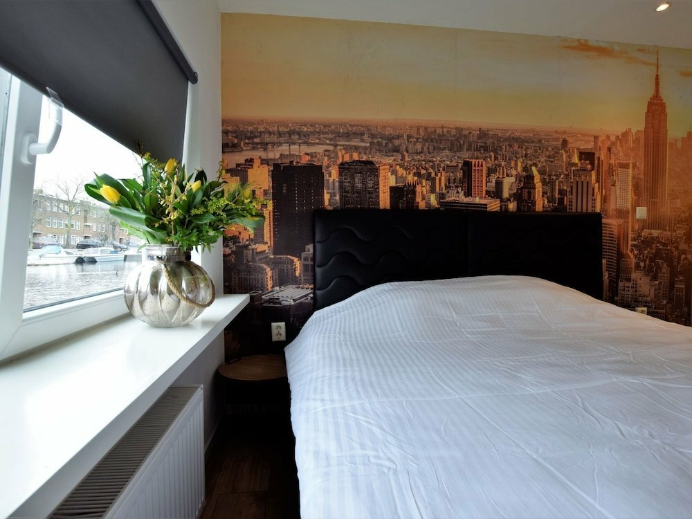Otel Beautiful Houseboat With Terrace, Lahey, foto