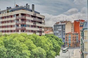 Navas I (Navarra, Pamplona), otel  Pamplona'dan
