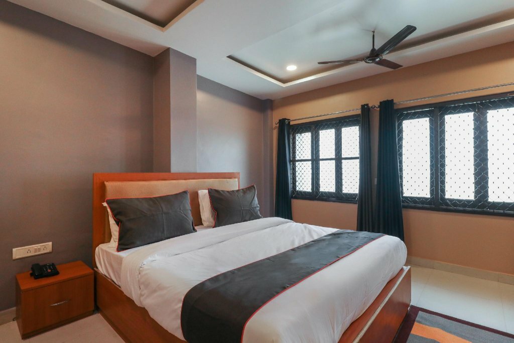 Otel Oyo 48230 Collection O Swarna Banquet Bhu Rd, Varanasi, foto