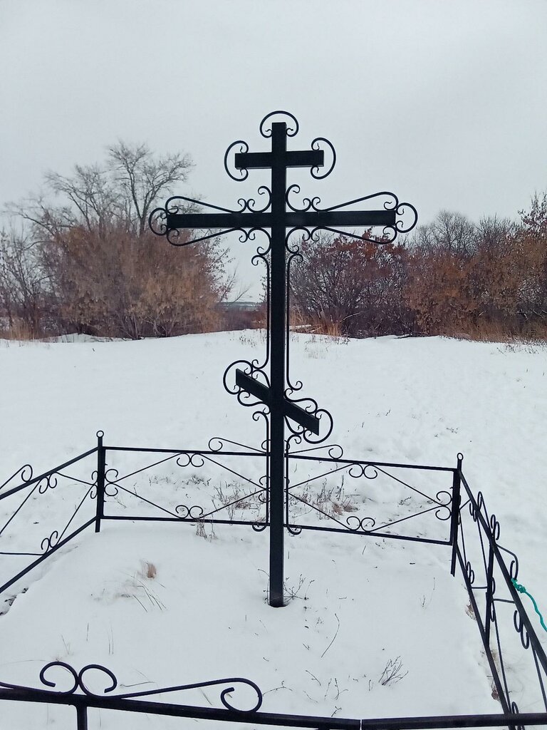 Anıt, heykel Крест на месте разрушенной церкви, Tümen (Tiumenskaya) oblastı, foto