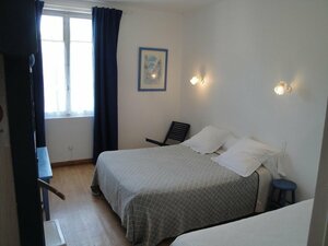 Hôtel Le Marronnier (Bourgogne-Franche-Comté, Saône-et-Loire, Arrondissement de Mâcon, Tramayes, Place du Souvenir, 3), otel