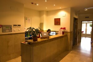 Residencia Universitaria Alfil (Calle Doctor Miguel Díaz Recio No:35, Malaga), otel  Malaga'dan