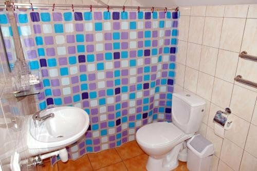 Otel Turne Guest House, Sh'auljaj, foto