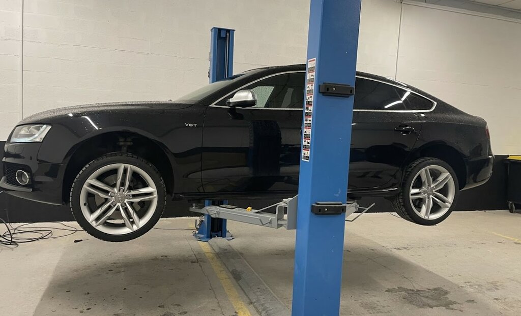 Otomobil servisi Strojstandart, Moskova, foto