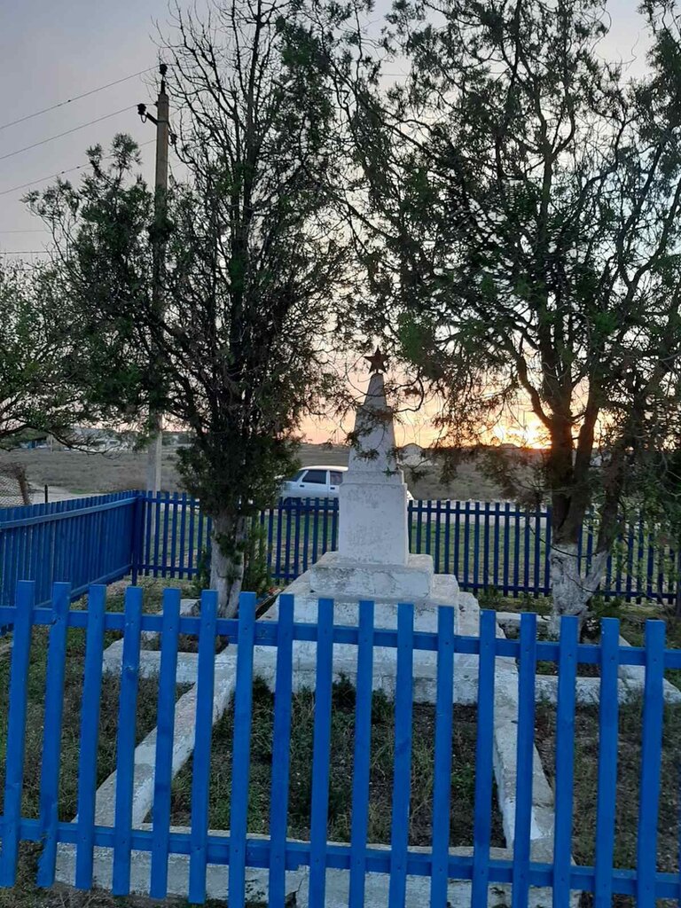 Anıt, heykel Воинам, павшим в годы Великой Отечественной войны 1941-1945 годов, Kırım Cumhuriyeti, foto