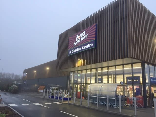 i̇ndirim ve fırsat sistemleri B&m Home Store with Garden Centre, İngiltere, foto