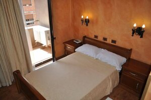 Vh Broadway Tirana Hotel (Tirana County, Tiranë), otel  Tiran'dan