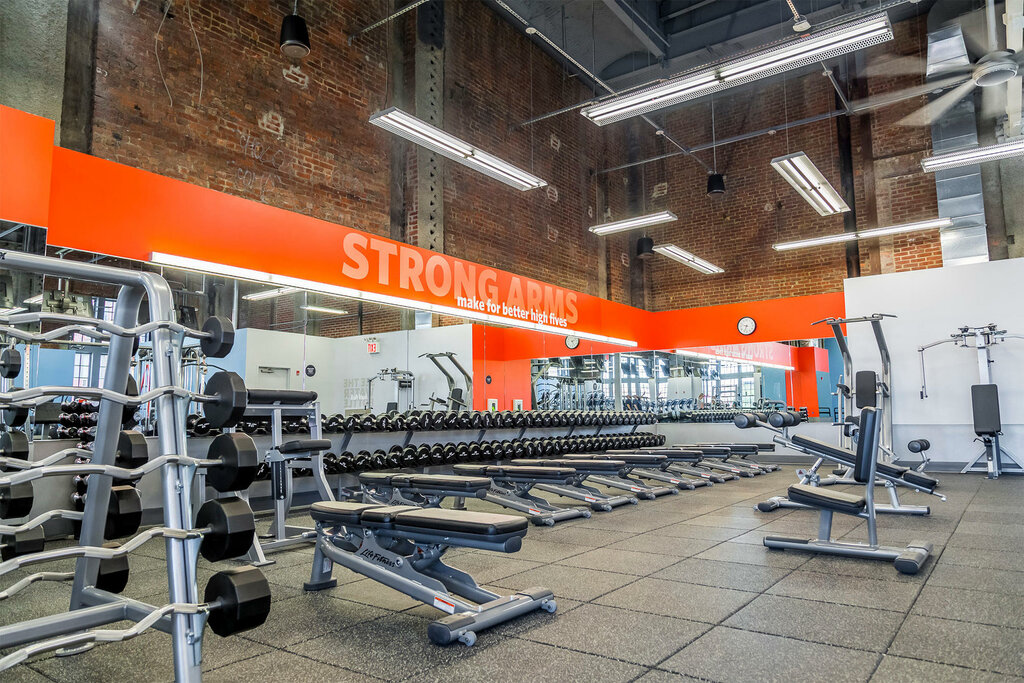 Fitness kulüpleri Blink Fitness, Burbank, foto